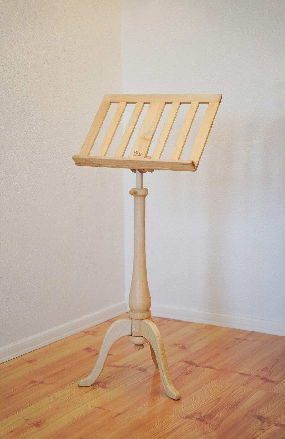 WOODEN MUSIC STANDS – Biser Lutes
