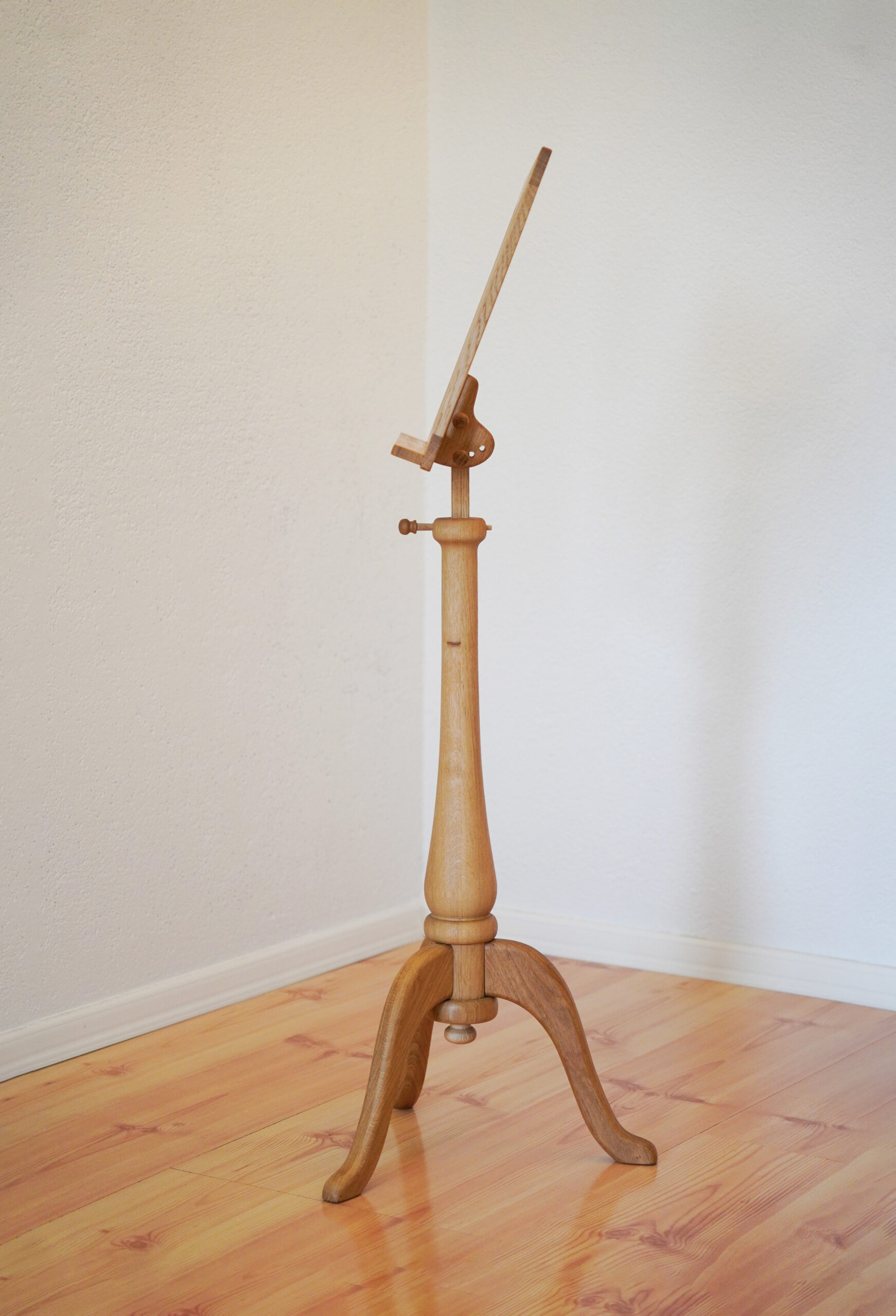 WOODEN MUSIC STANDS – Biser Lutes