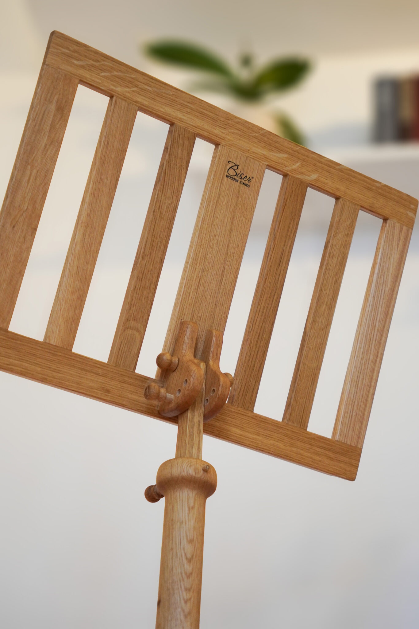 WOODEN MUSIC STANDS – Biser Lutes